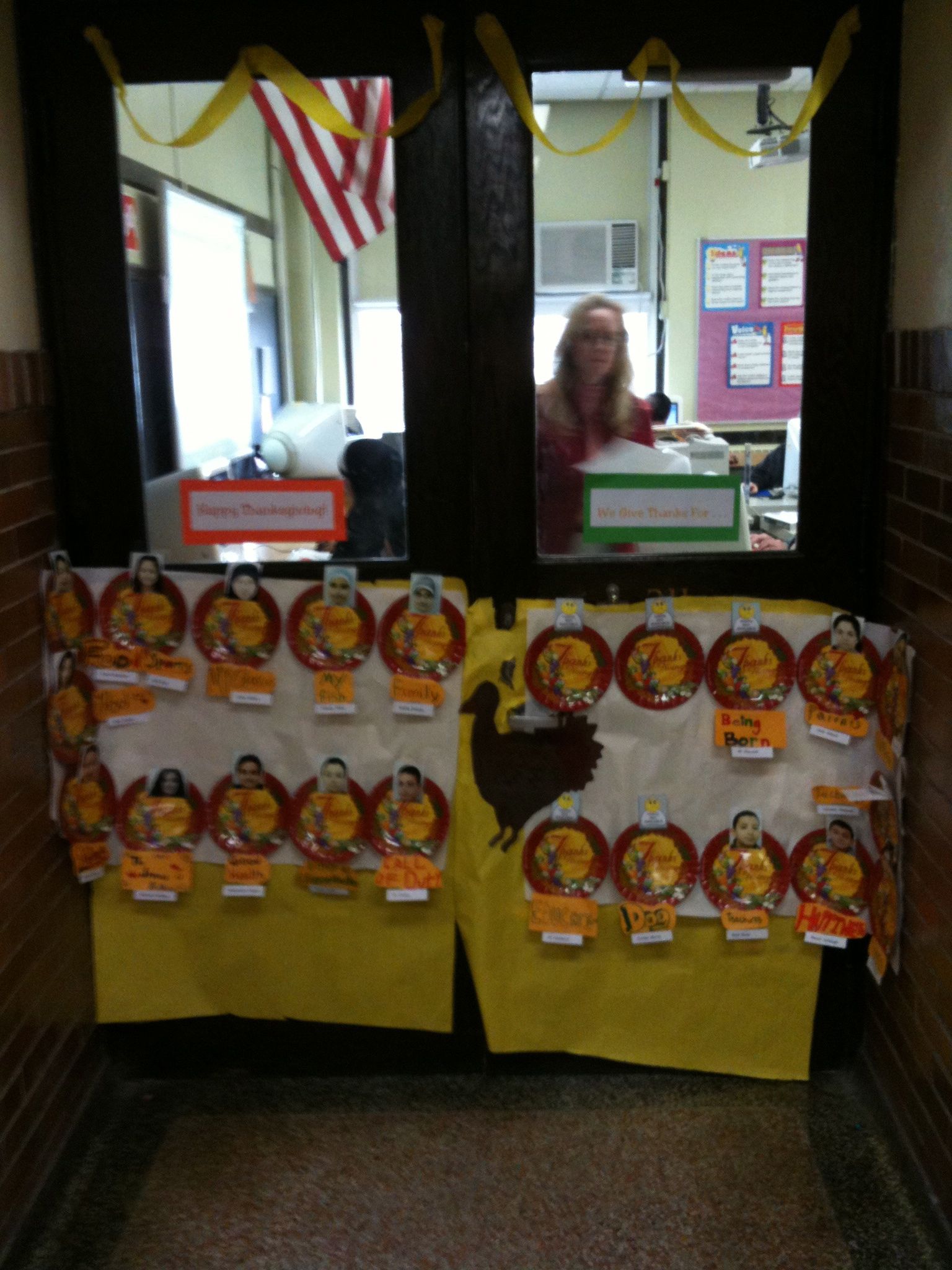 Thanksgiving Door Decorating Contest Winners – Woodworth Middle School